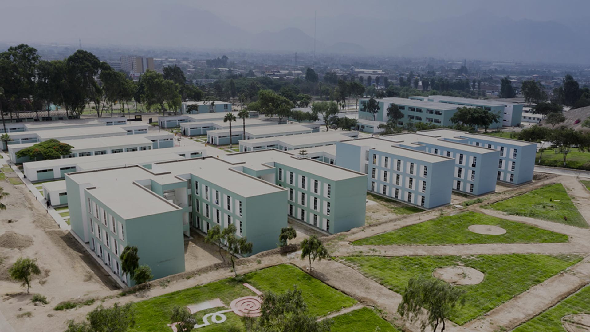 Escuela PNP Puente Piedra | Lima Diez Cero Siete Arquitectos